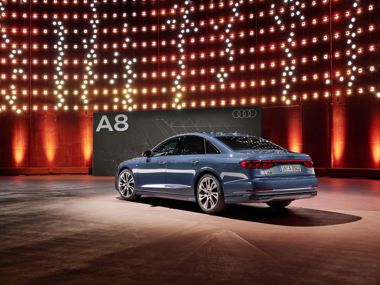 Audi A8 (D5, facelift 2021) 55 TFSI V6 (340 Hp) MHEV quattro tiptronic
